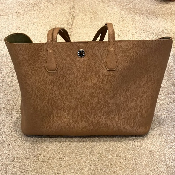 Tory Burch | Bags | Tan Tory Burch Bagused A Few Stains As Seen In ...